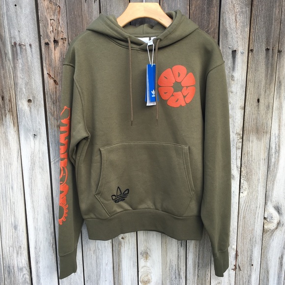 adidas Originals | Shirts | Nwt Adidas Originals Circle Logo Graphic ...